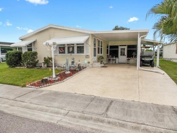 Forest Lake Estates Mobile Home Park in Zephyrhills, FL | MHVillage