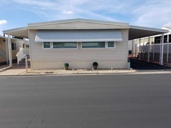 La Lampara Mobile Home Club Mobile Home Park in Stanton, CA | MHVillage