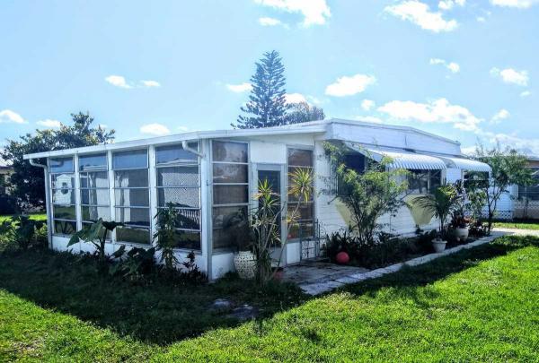 Spanish Lakes One Mobile Home Park in Port Saint Lucie, FL | MHVillage