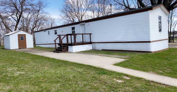 1993 Liberty Mobile Home For Sale | 4 Mulberry Lane Freeport, IL