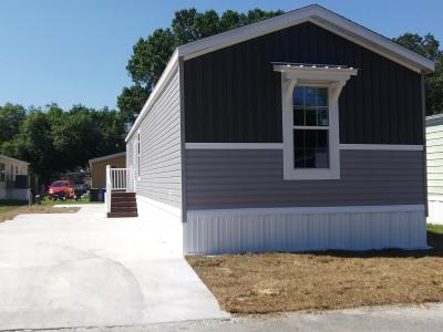 Kings Manor Mobile Home Park in Lakeland, FL | MHVillage