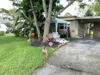 Mid Florida Lakes Mobile Home Park in Leesburg, FL | MHVillage