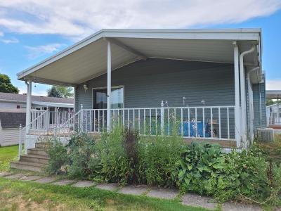 Commerce Meadows Mobile Home Park in Wixom, MI | MHVillage