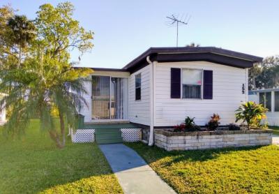 Palm Bay MH and RV Park Mobile Home Park in Palmetto, FL | MHVillage