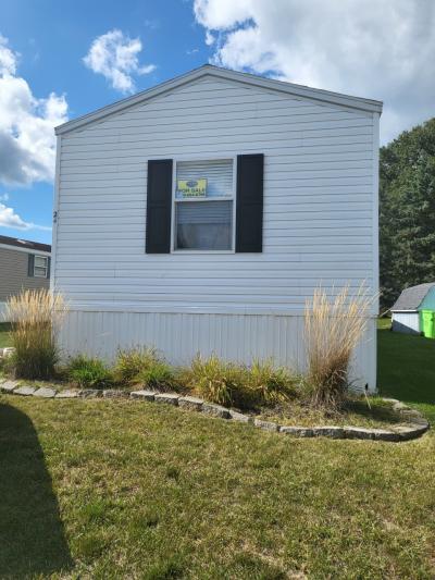 Commerce Meadows Mobile Home Park in Wixom, MI | MHVillage