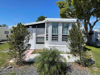 Reflections on Silver Lake Mobile Home Park in Avon Park, FL | MHVillage