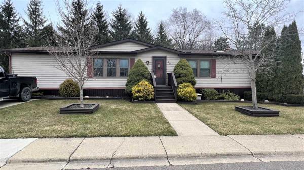 1994 VICTORIAN Mobile Home For Sale | 70 Churchill Whitmore Lake, MI