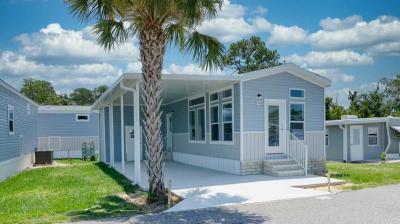 Reflections on Silver Lake Mobile Home Park in Avon Park, FL | MHVillage