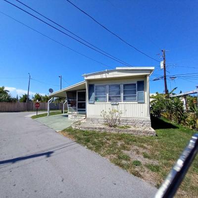 Sunshine MHC Mobile Home Park in Saint Petersburg, FL | MHVillage