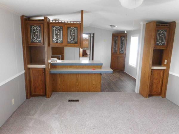 1989 Redman Mobile Home For Sale | 26300 Iroquois Flat Rock, MI