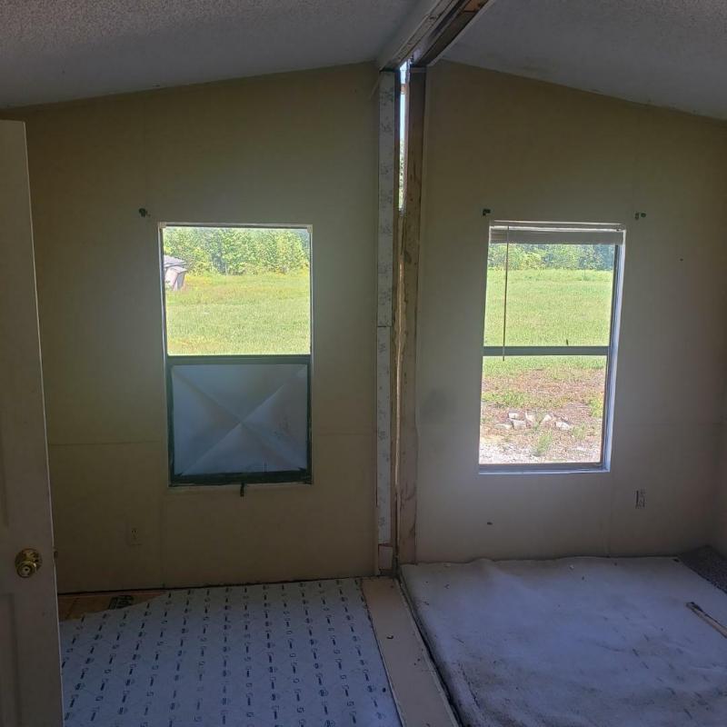 #0037AB Handy man special! Early 90’s 28×44, 3 Bedrooms, 2 Full Baths ...