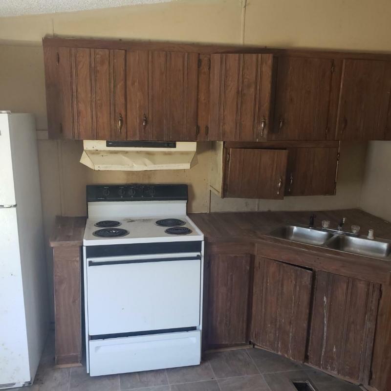 #0037AB Handy man special! Early 90’s 28×44, 3 Bedrooms, 2 Full Baths ...