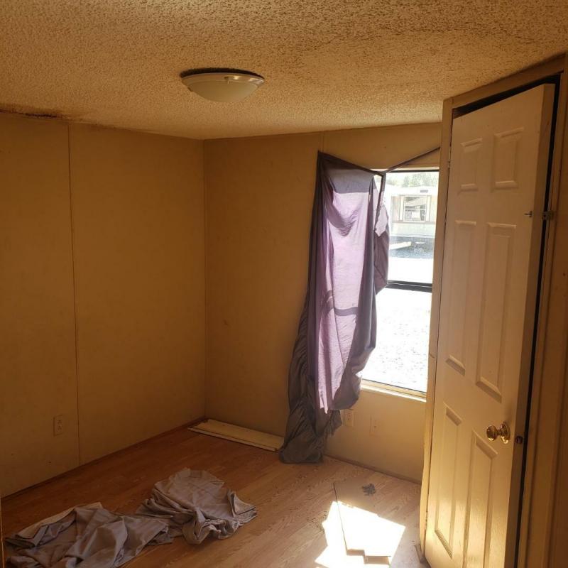 #0037AB Handy man special! Early 90’s 28×44, 3 Bedrooms, 2 Full Baths ...