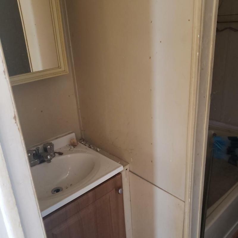 #0037AB Handy man special! Early 90’s 28×44, 3 Bedrooms, 2 Full Baths ...