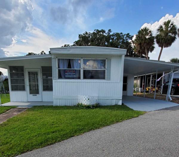 1971 Hillcrest Mobile Home For Sale | 3324 E Dale Street Leesburg, FL