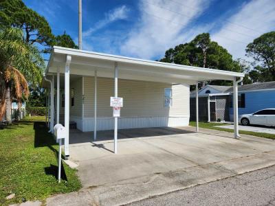 Three Lakes Mobile Home Community Mobile Home Park in Tampa, FL | MHVillage