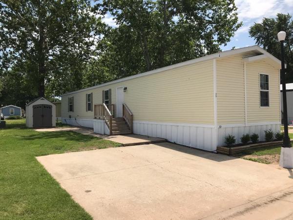 2018 Dutch Diamond II Mobile Home For Sale | 4960 S Seneca, #30 Wichita, KS
