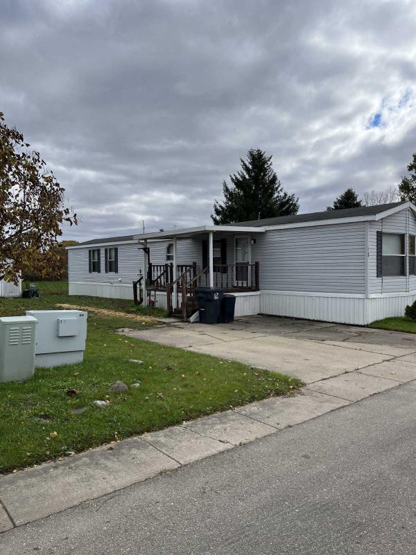 1990 Redman Mobile Home For Sale | 72 Hunters Rill Lapeer, MI