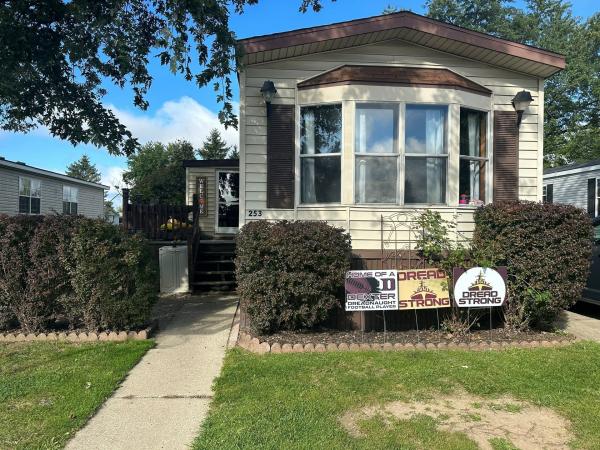 1986 VICTORIAN Mobile Home For Sale | 6655 Jackson Rd Lot 253 Ann Arbor, MI