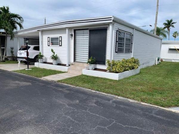 1967 Chateau Mobile Home For Sale | 3309 South St. Hollywood, FL
