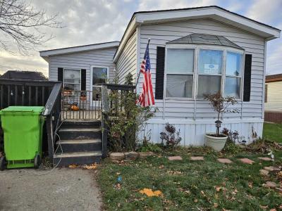 Commerce Meadows Mobile Home Park in Wixom, MI | MHVillage