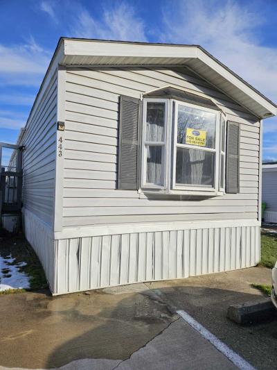 Commerce Meadows Mobile Home Park in Wixom, MI | MHVillage