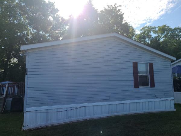 1998 Oakwood Mobile Home For Sale | 178 Lynnwood Circle Clarksville, TN