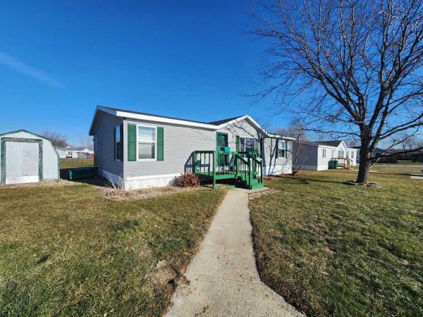 2001 Dutch Mobile Home For Sale | 3769 Memory Lane Waterloo, IA