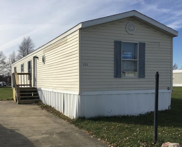 2001 Holly Park Mobile Home For Sale | 211 W. Horizon Dr. #273 Madison, IN