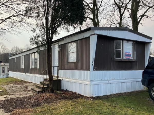 1980 Commodore Mobile Home For Sale | 1245 North Park Circle Brookfield, OH