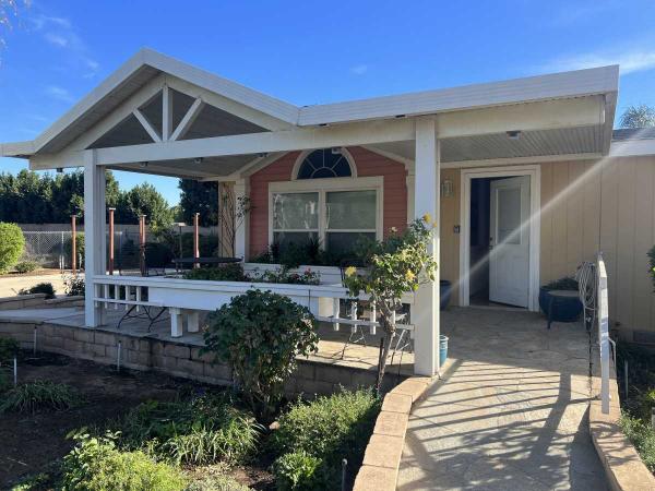 2006 Nashua Mobile Home For Sale | Golondrina St. Riverside, CA