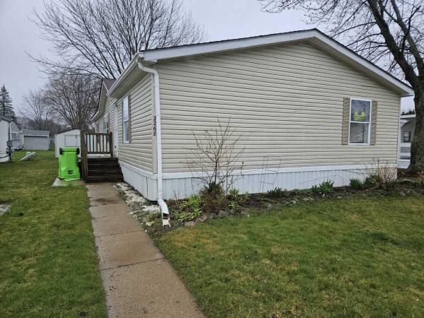 1996 Skyline Mobile Home For Sale | 2268 Gage St. Wixom, MI