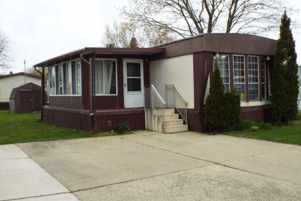 1983 Victorian Mobile Home For Sale | 26243 Louisiana Ave. Novi, MI