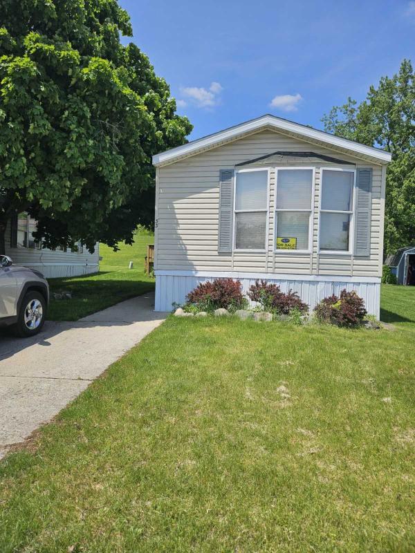 2001 Skyline Mobile Home For Sale | 33 Meadows Circle W Wixom, MI