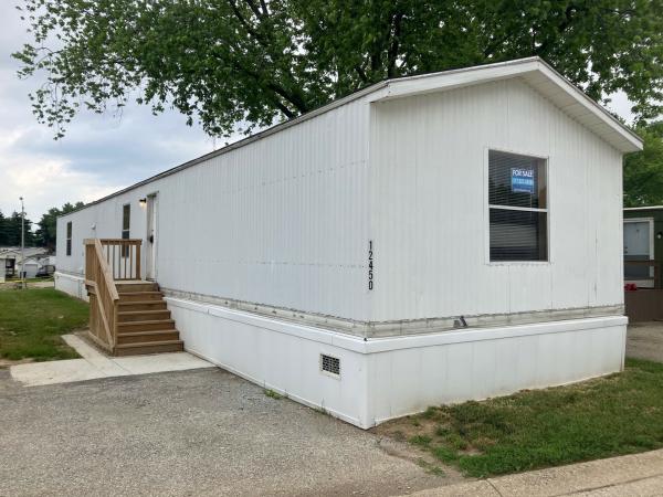 1995 Fleetwood Mobile Home For Sale | 12450 Firethorn Dr. Indianapolis, IN