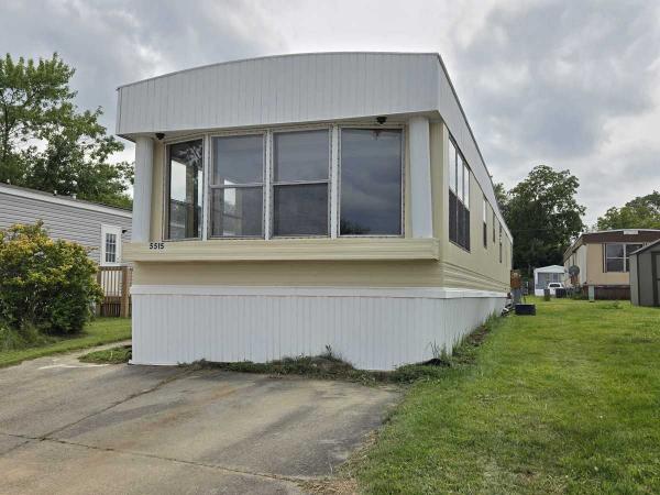 1984 Duke Mobile Home For Sale or Rent | 5515 Squiredale Fort Wayne, IN