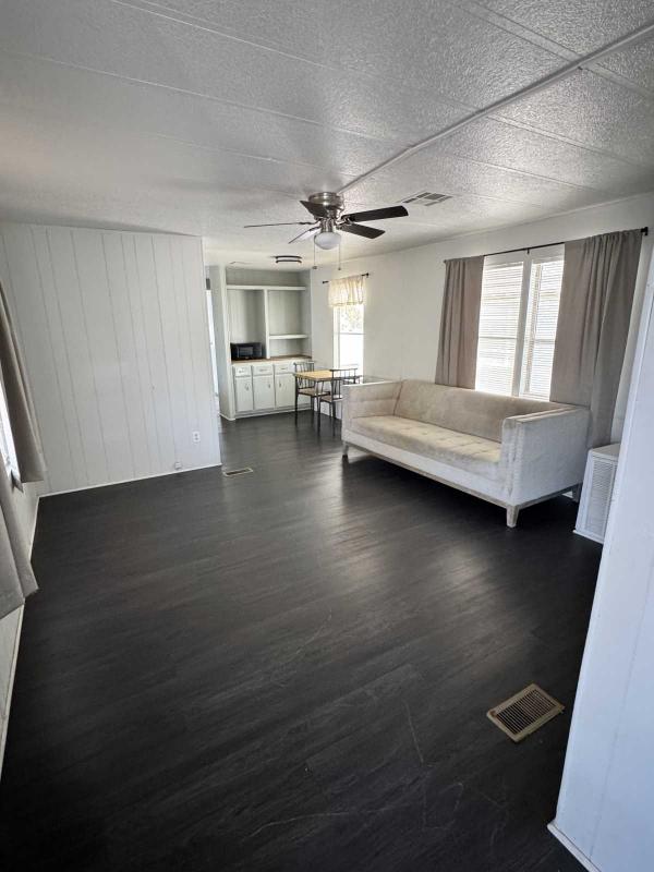 1982 Mobile Home For Sale | 1705 E Charlston Ave Phoenix, AZ