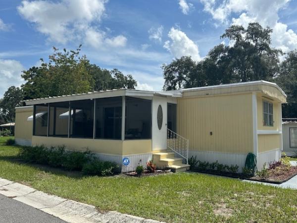 1978 Mobile Home For Sale | 10720 Dakota Oaks Dr. Riverview, FL