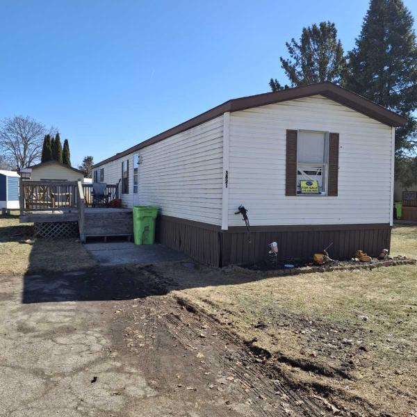 1993 Carrollton Mobile Home For Sale | 3821 Cherry St Clarkston, MI