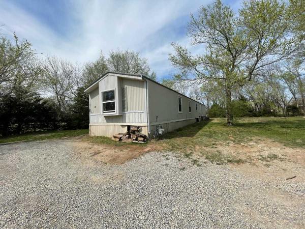 1998 Mobile Home For Sale or Rent | 209 W Cherry Blossom Ln Wellington, KS