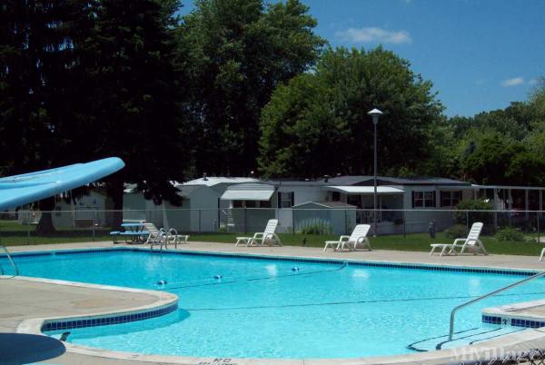 Windsor Estates Mobile Home Park in Dimondale, MI | MHVillage