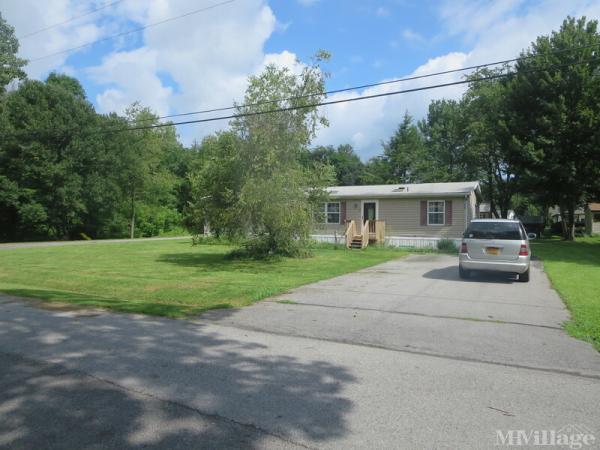 Fox Run Estates Mobile Home Park in Modena, NY | MHVillage