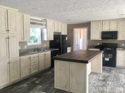 Forest Lake Estates Mobile Home Park in Spring Lake, MI | MHVillage