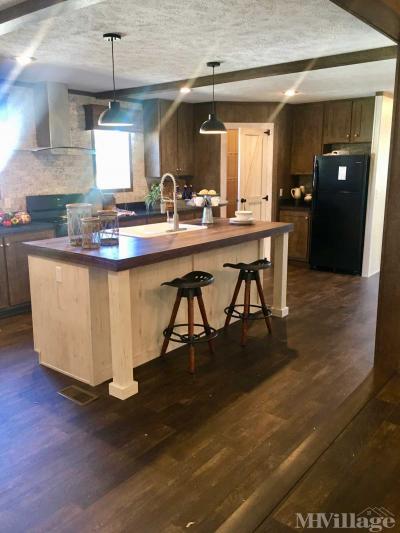 Forest Lake Estates Mobile Home Park in Spring Lake, MI | MHVillage