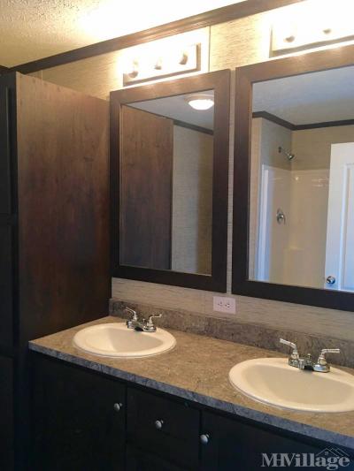 Forest Lake Estates Mobile Home Park in Spring Lake, MI | MHVillage