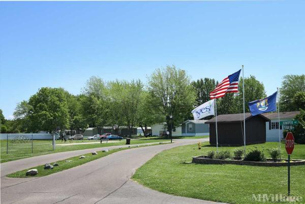 Pleasant View Estates Mobile Home Park in Watervliet, MI | MHVillage