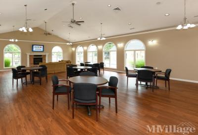 Commerce Meadows Mobile Home Park in Wixom, MI | MHVillage