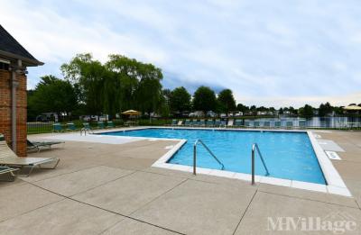 Commerce Meadows Mobile Home Park in Wixom, MI | MHVillage