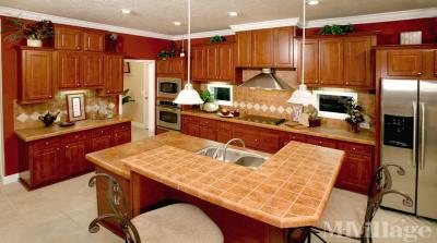 Rose Lake Estates Mobile Home Park in Pendleton, IN | MHVillage