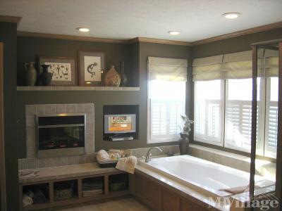 Rose Lake Estates Mobile Home Park in Pendleton, IN | MHVillage